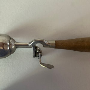 Antique INDESTRUCTO Ice Cream Scoop No 4 Wood Handle Pat. 1928 ...