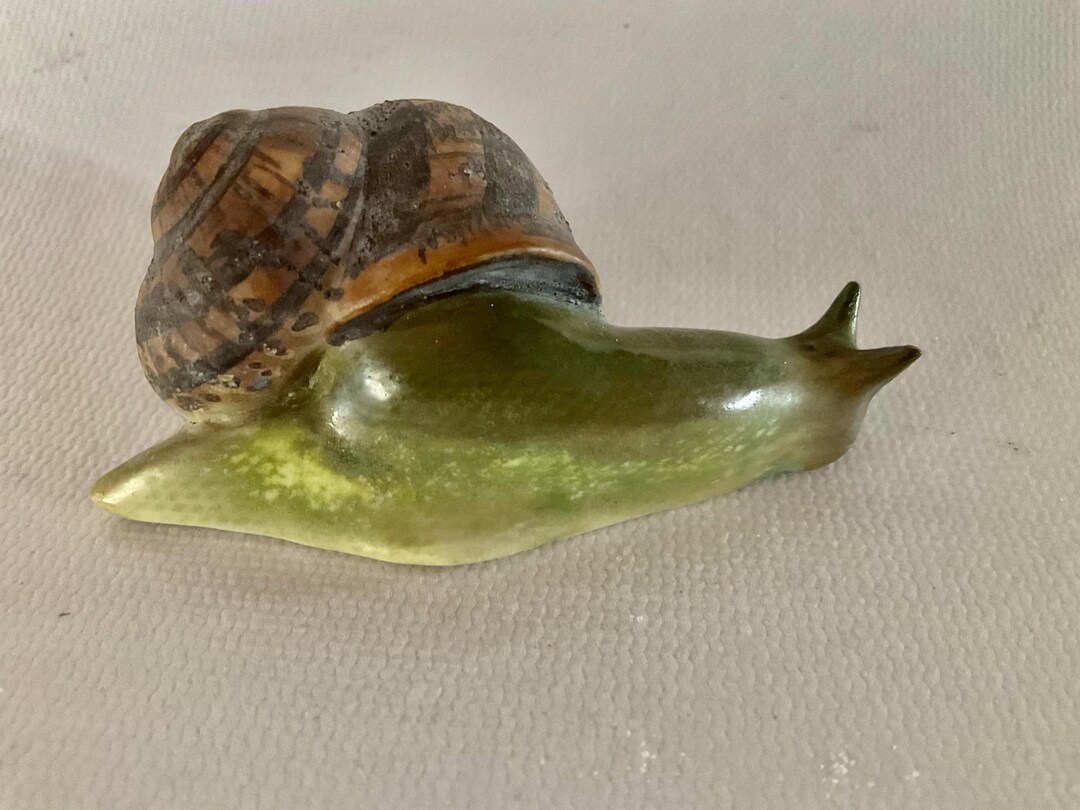 Porcelain SNAIL Figurine Realistic Hand Painted Made in Spain Terrarium ...
