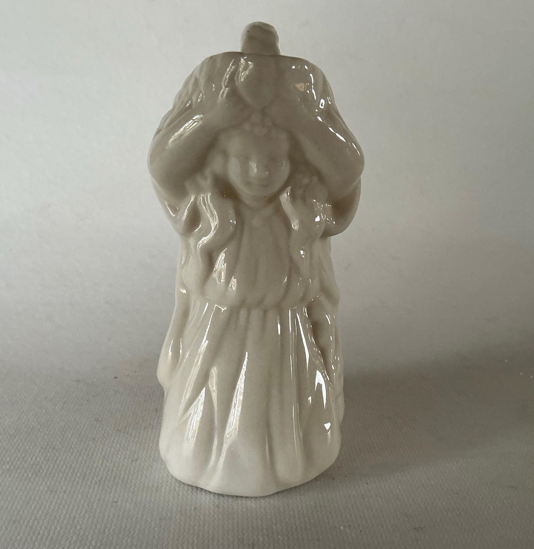 Vintage BELLEEK Porcelain UNDINE LADY Creamer Pitcher Ireland 1946-55 ...