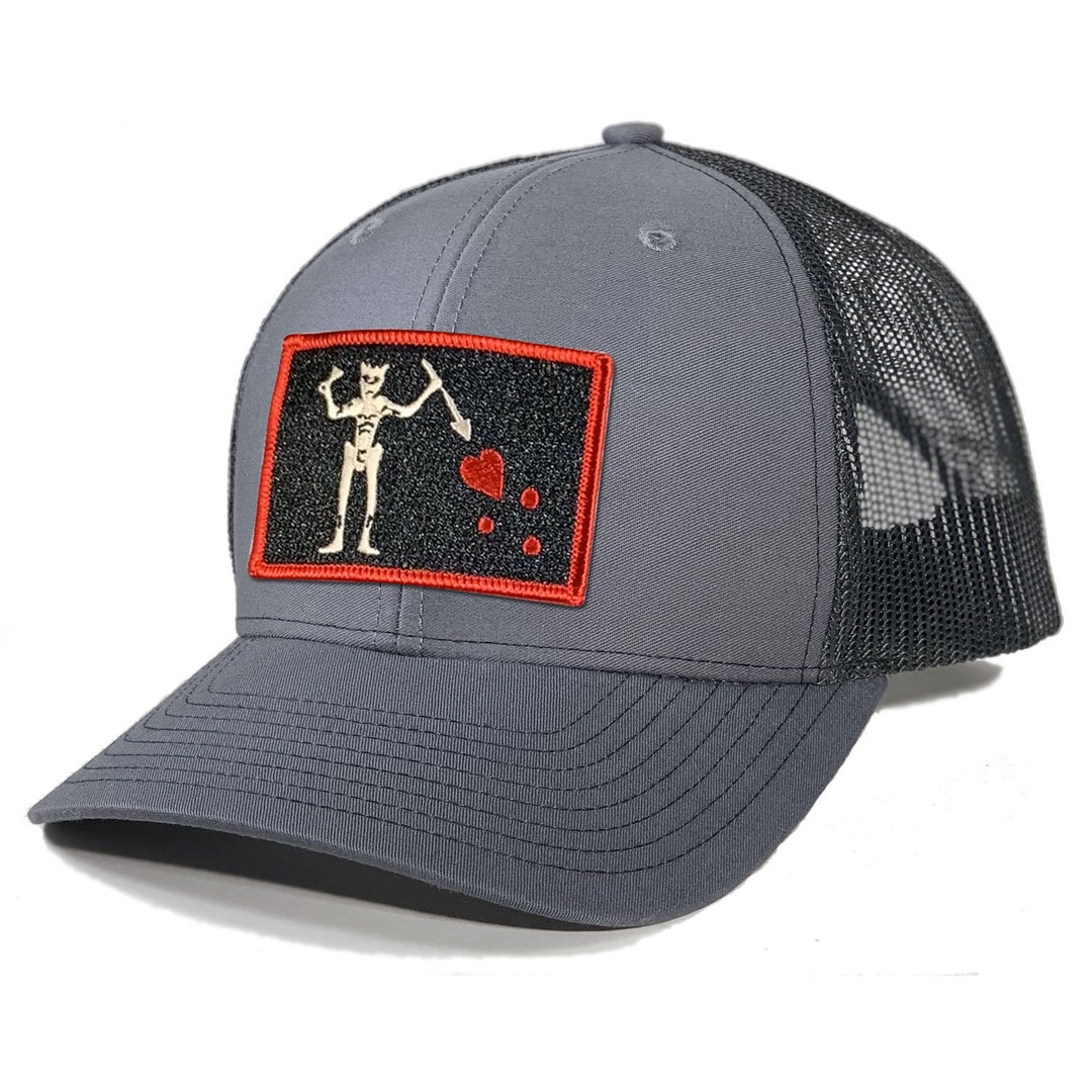 Blackbeard Pirate Flag Trucker Hat: Edward Teach Jolly Roger Patch on ...