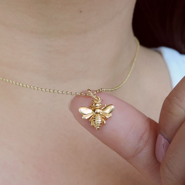 Queen Bee Necklace - Etsy