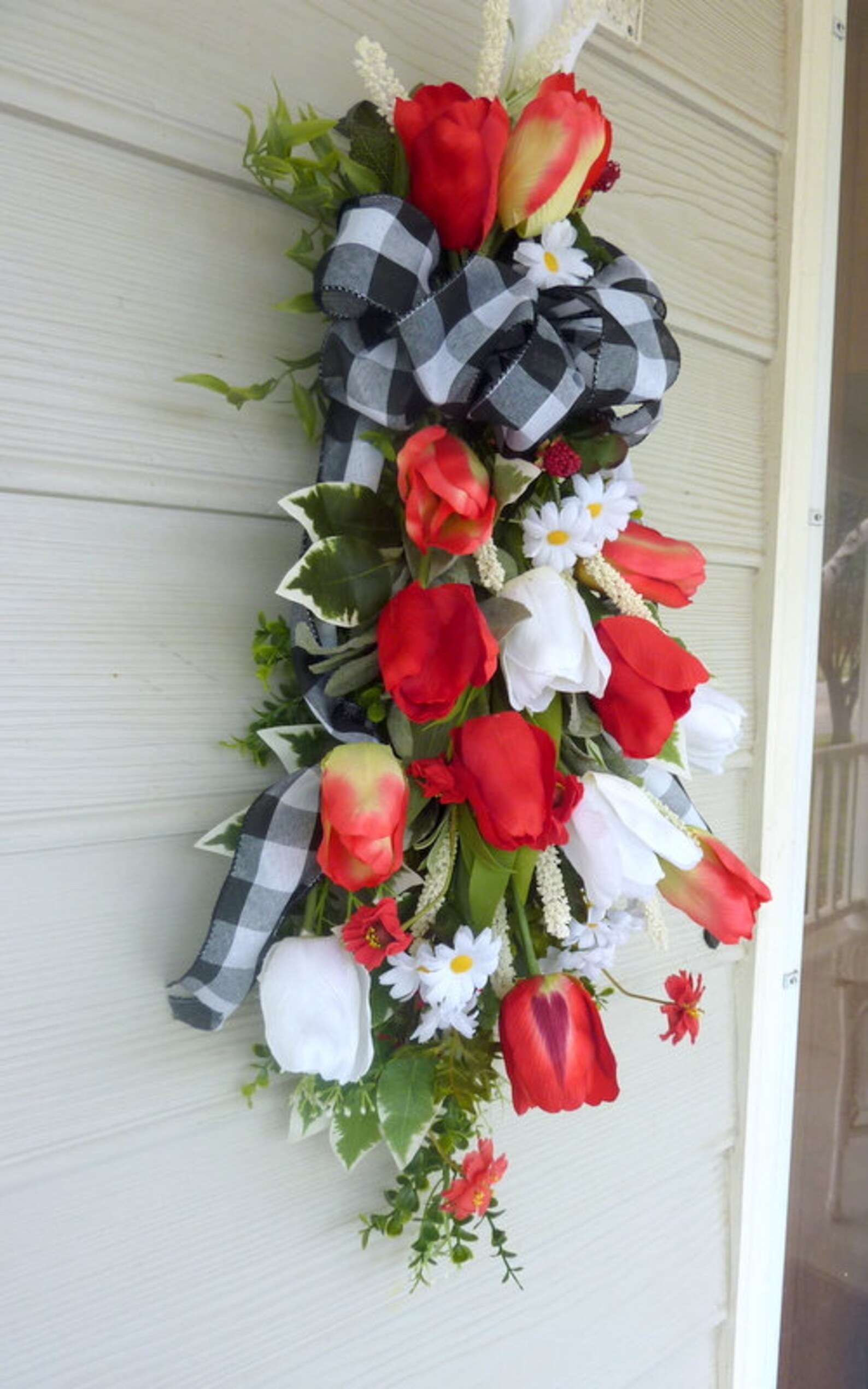 Tulip Farmhouse Door Swag Summer Door Swag Spring Wreath - Etsy