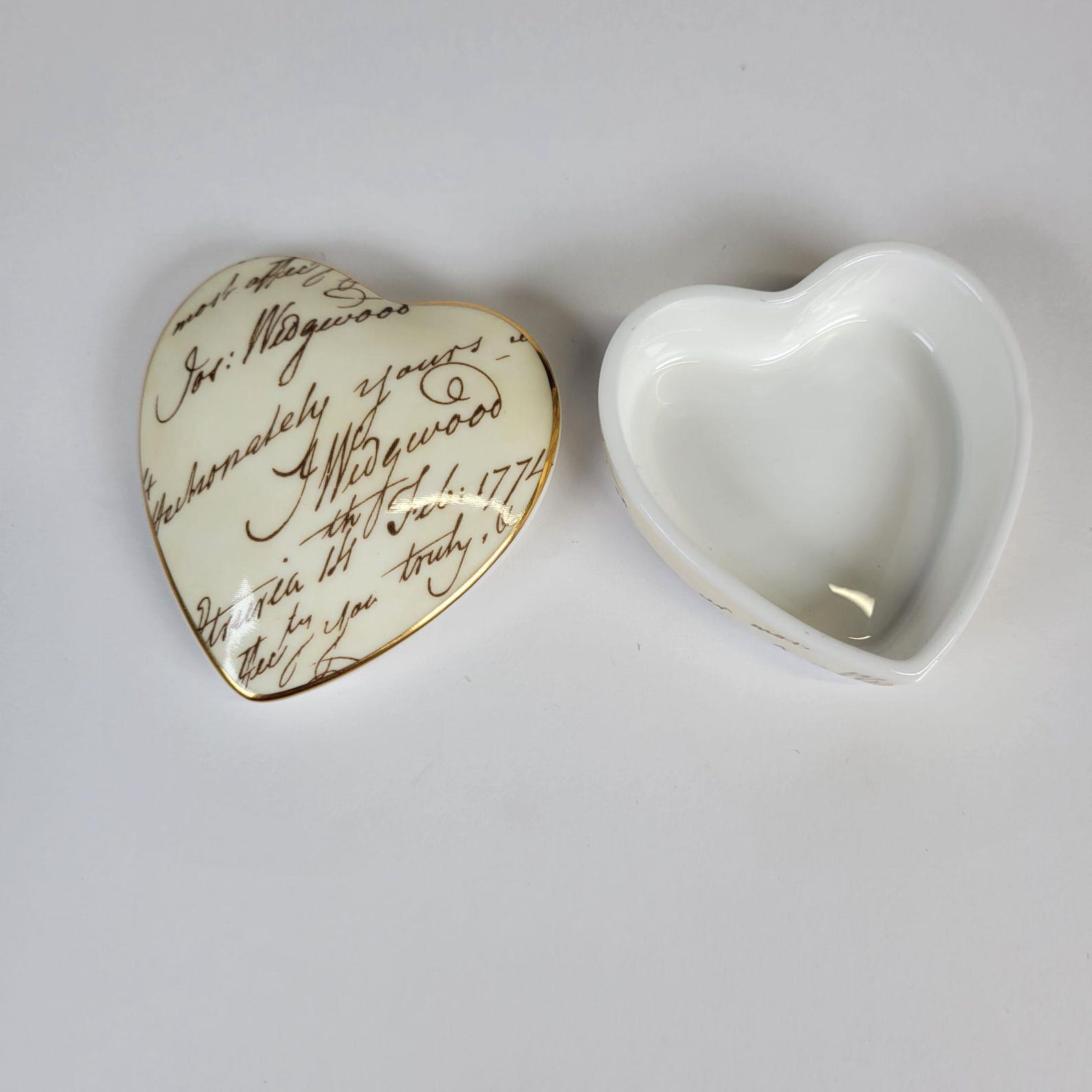 Vtg Wedgwood Heart-shaped Trinket Box Script BICENTENARY Josiah ...