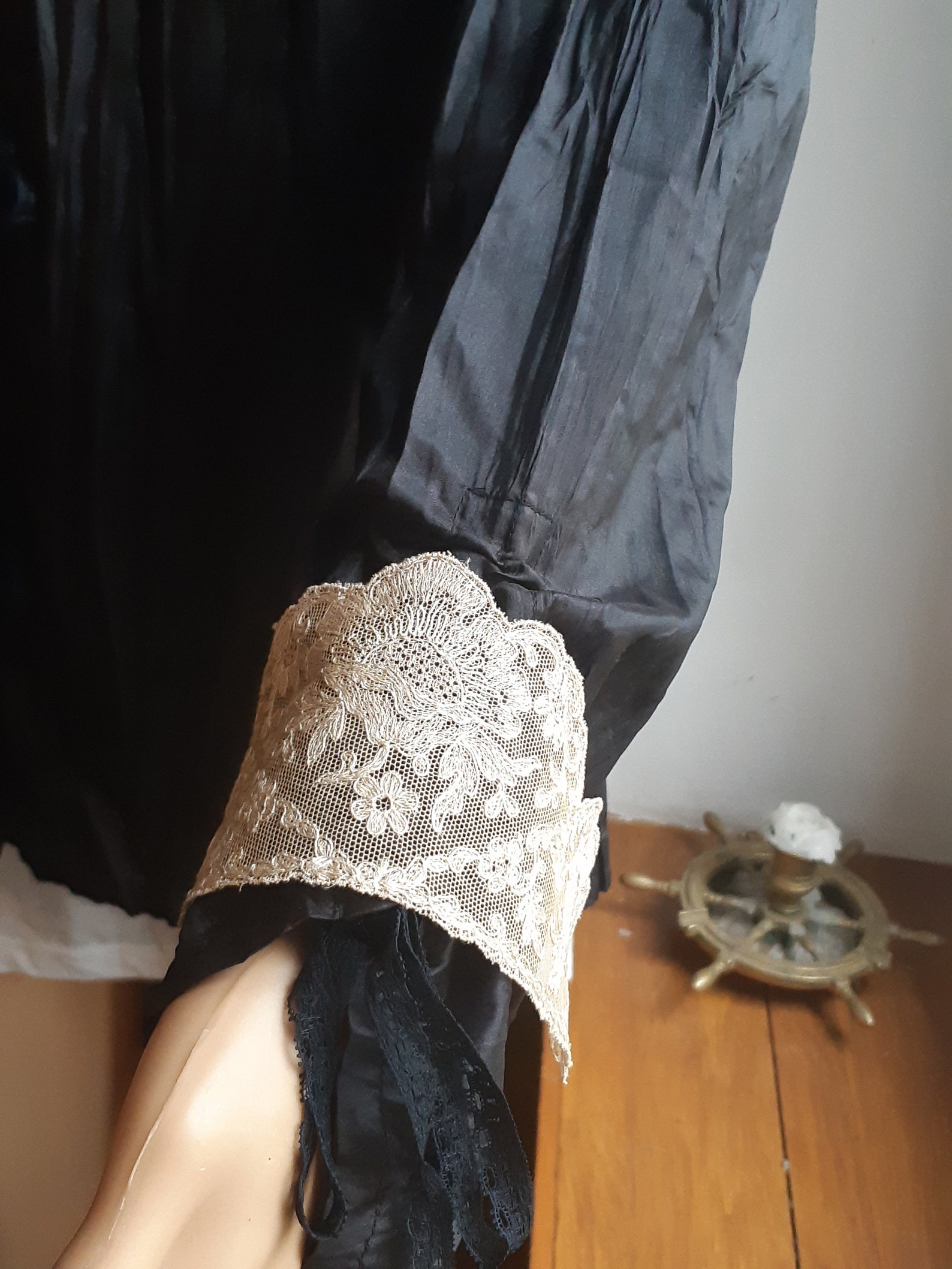 Antique Detachable Collar and Cuffs Set French Silk Lace Floral Needle ...