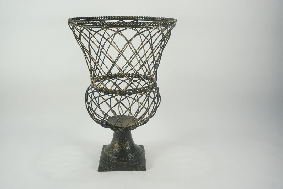 Topiary Frame, Urn Planter, Metal Planter, URN, Wired Metal Topiary ...