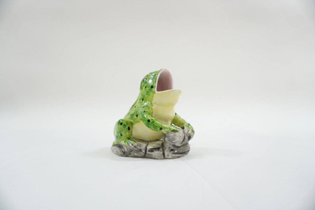 Frog Pottery, Mid-century Pottery, Green Ceramic Frog, Amphibian ...