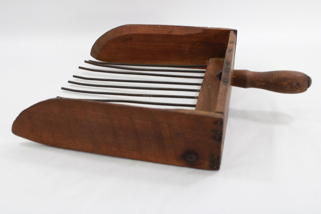 Vintage Garden Hand Tool, Metal Cranberry Blueberry Bog Berry Picker ...