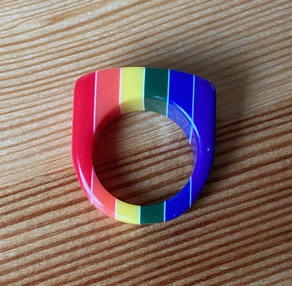 Vintage Lucite Rainbow Ring, Size 9, Striped Mod Style - Gem