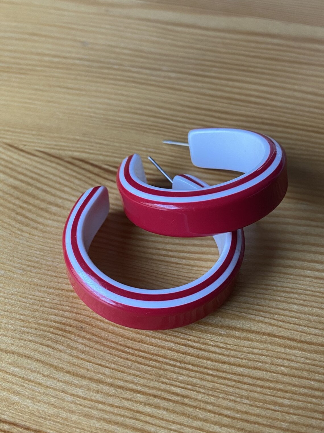 Red Lucite Hoops 1980's Striped Hoops Mod Red Hoops - Etsy UK