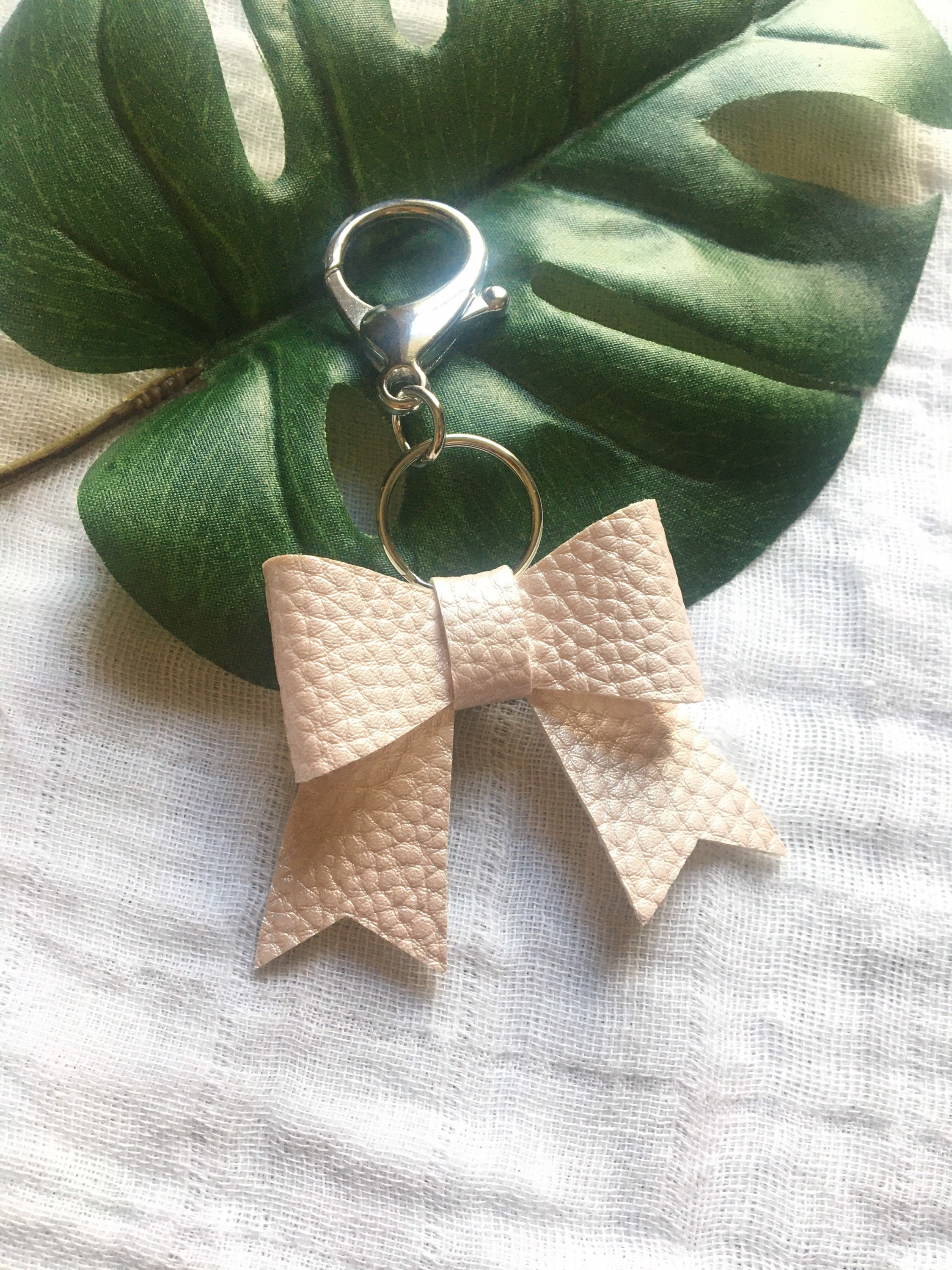 Bow Keychain, Faux Leather Bow Keychain, Gifts for Her - Etsy