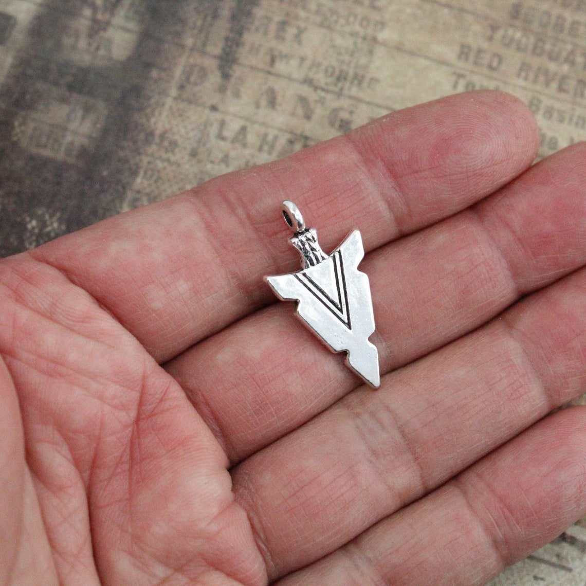 10 Arrow Head Charms Arrow Head Pendants Antiqued Silver Tone - Etsy