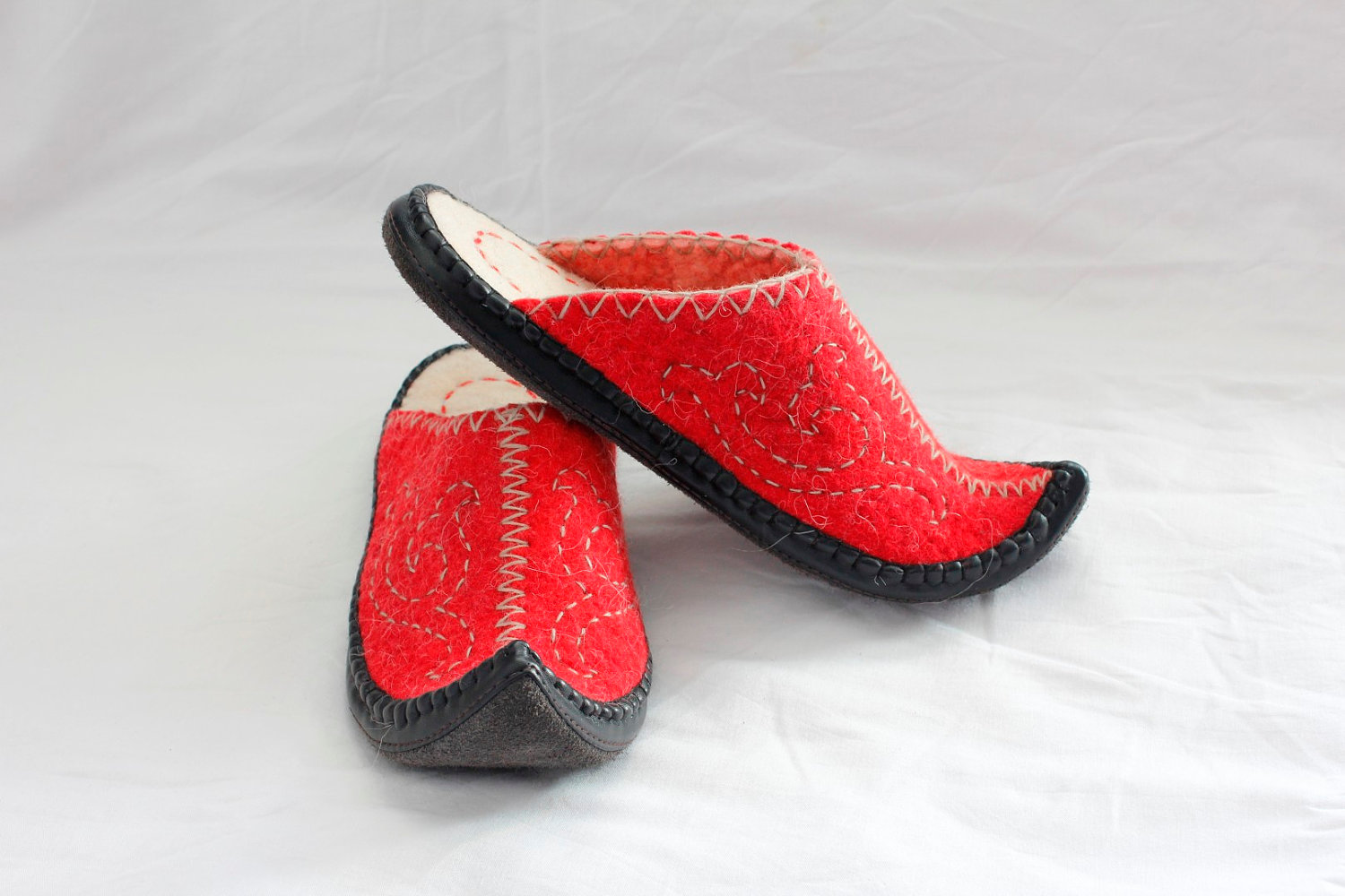 Mongolian Felt Slippers, Shiny Red, Yurt Tent Traditional Clothing, Ugg ...