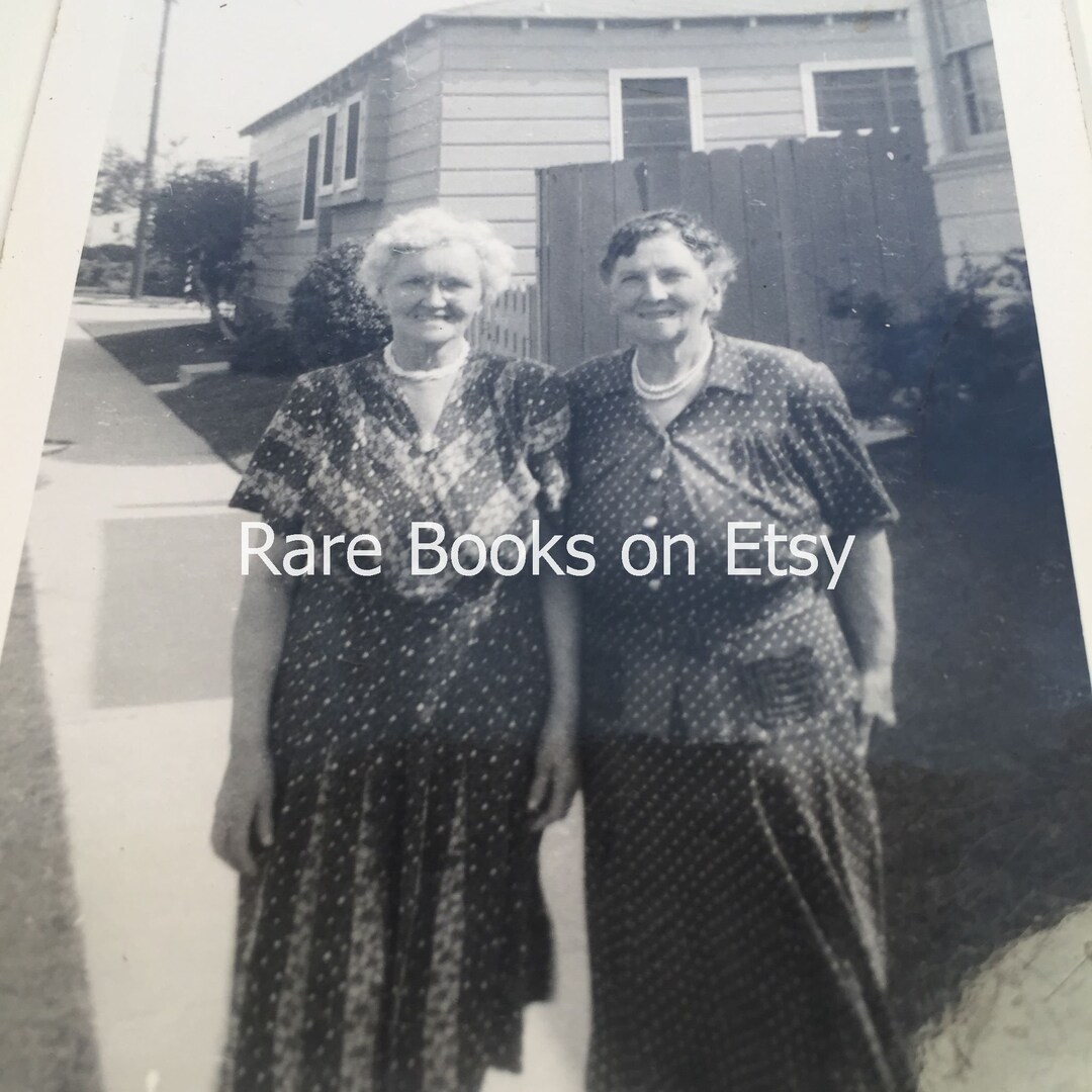 Vintage Photo "neighbors" Snapshot Photo Old Black & White Photograph ...