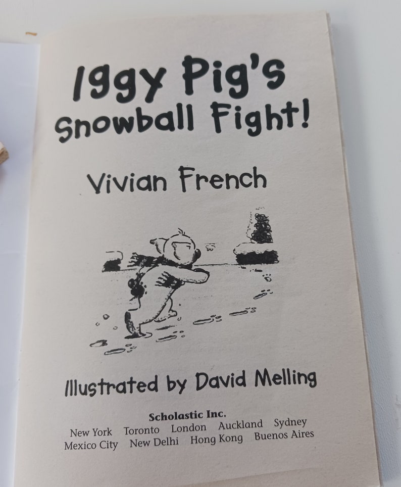 Paperback Book-iggy Pig's Snowball Fight!-vivian French-david Melling ...