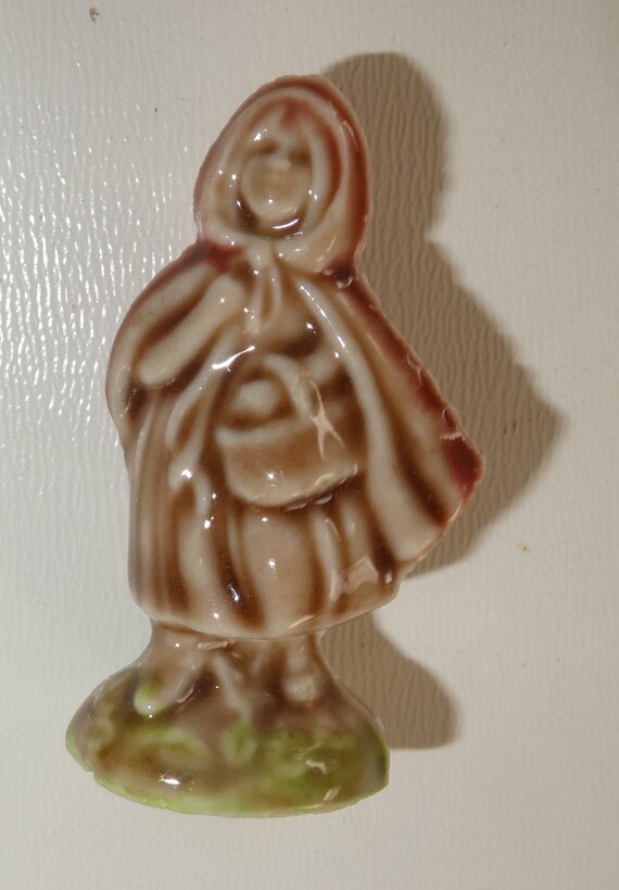 Wade Figurine-little Red Riding Hood ceramic summer Birthday - Etsy