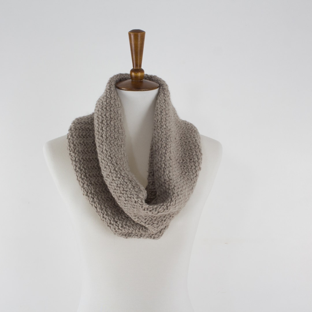 Sophisticated Cowl Knitting Pattern, Easy Beginner Knit Cowl in English ...