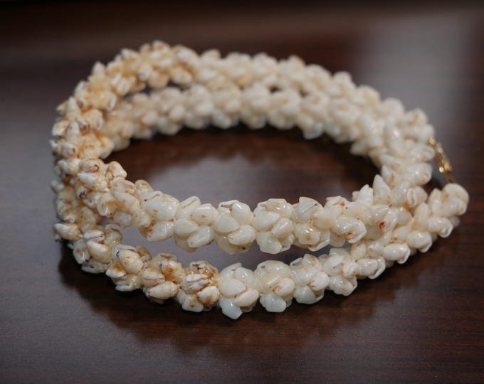 21" Niʻihau Momi Shell Lei – Crown Flower Style #922 - Etsy