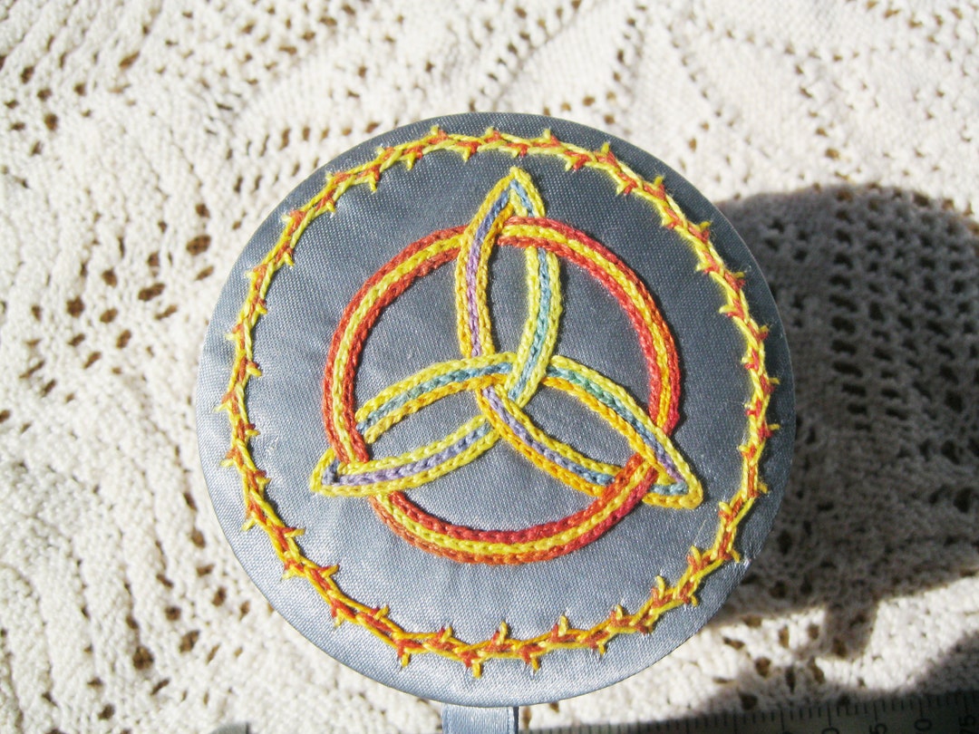 Hand Embroidered Trinket Box trinity Star BX-09 - Etsy