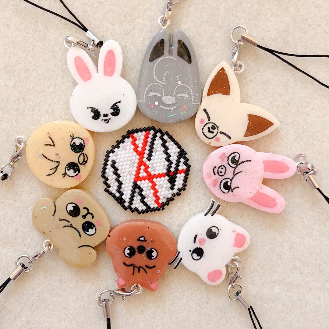 Skzoo Phone Straps, Stray Kids Mascot, Puppy, Rabbit, Pig Rabbit, Wolf ...
