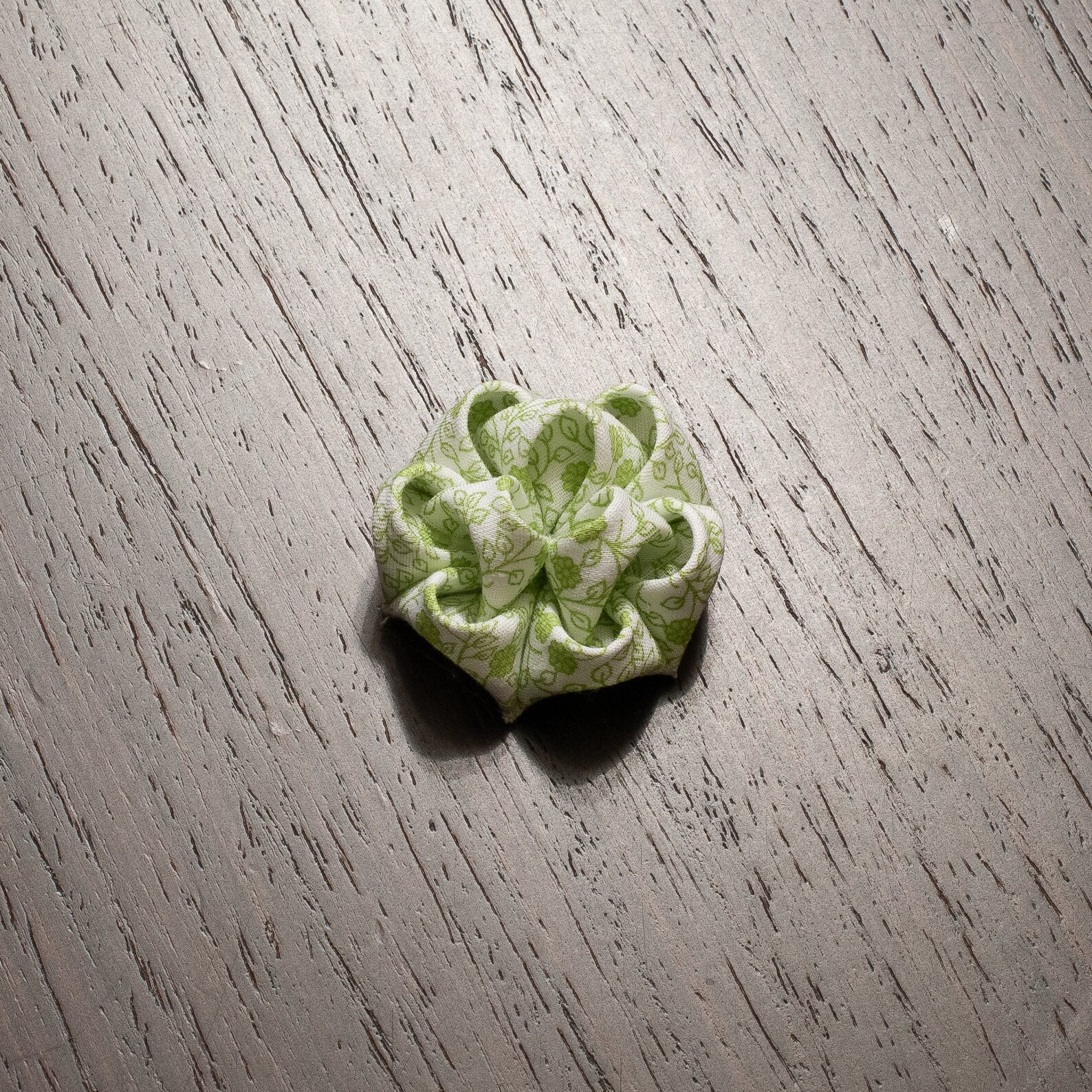 White and Green Flower Men's Lapel Pin / Mini flowers | Etsy