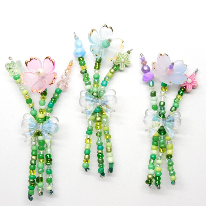 Mini Flower Bouquet Magnet, Handmade Beaded Floral Arrangement, Gift ...