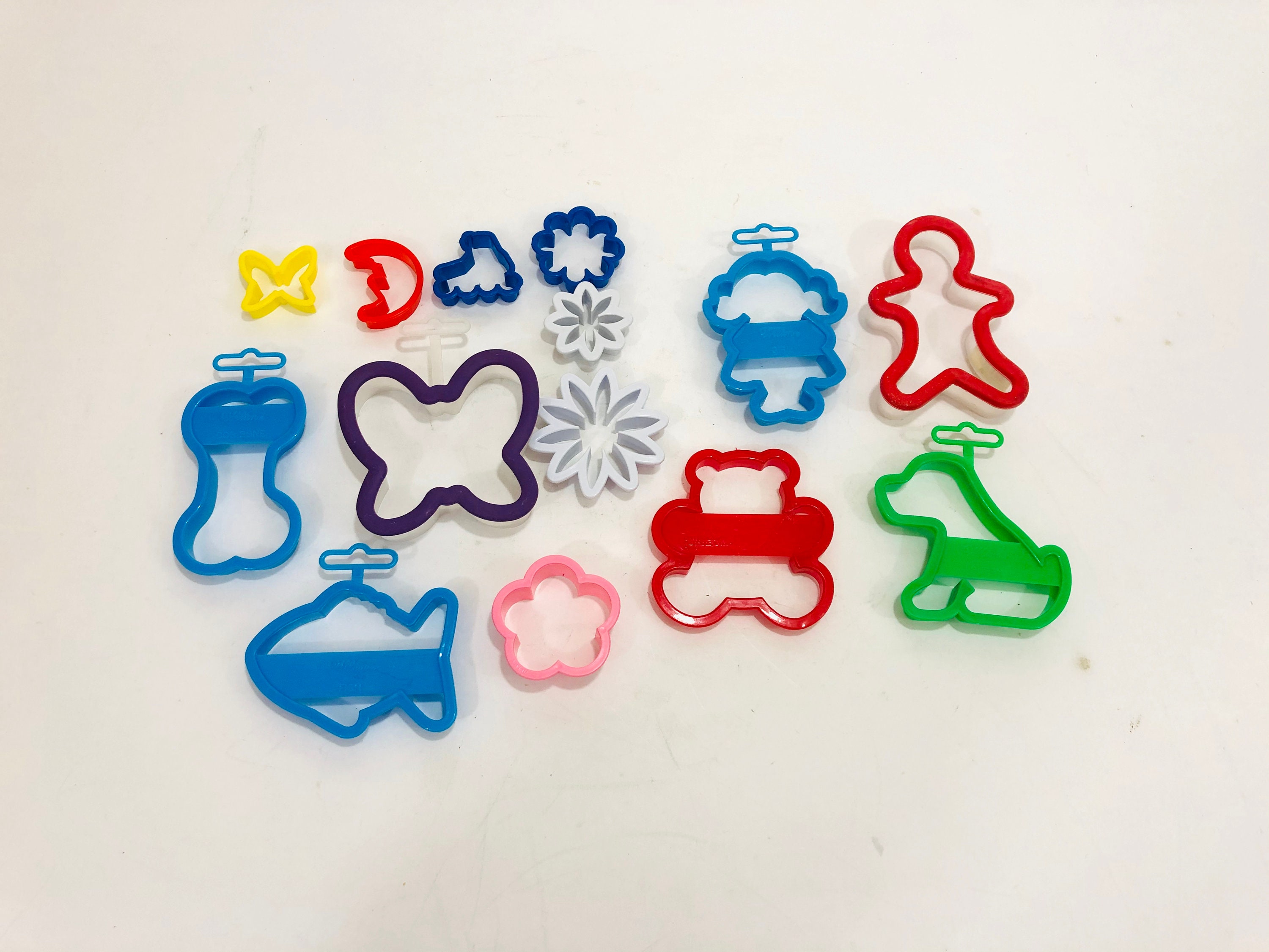 Lot of plastic cookie cutters 14 shapes Plastic cookie | Etsy