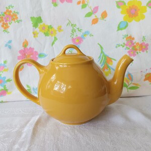Lipton's Tea Mustard Yellow Teapot 28 Oz Vintage Home - Etsy