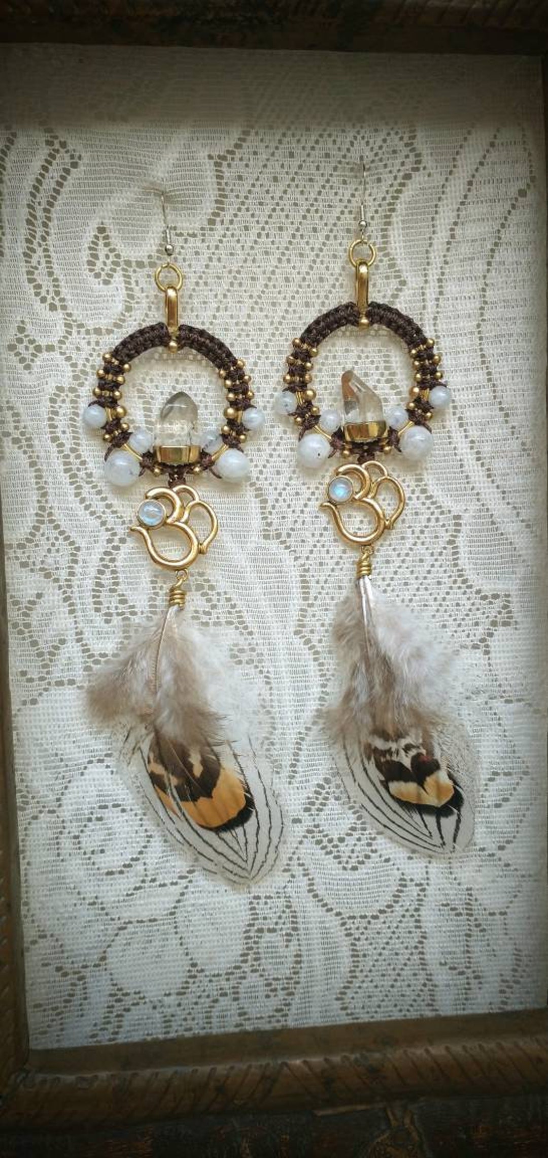 Aum Earring Tribe Tribal, With Feathers Clear Quartz and White Labradorite, Macrame and Wire. - Etsy
