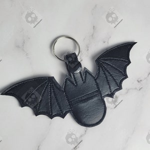 Bat Quarter Keeper Keychain Halloween Gothic Accessories for Shopping Luggage Coin Case Spooky ...