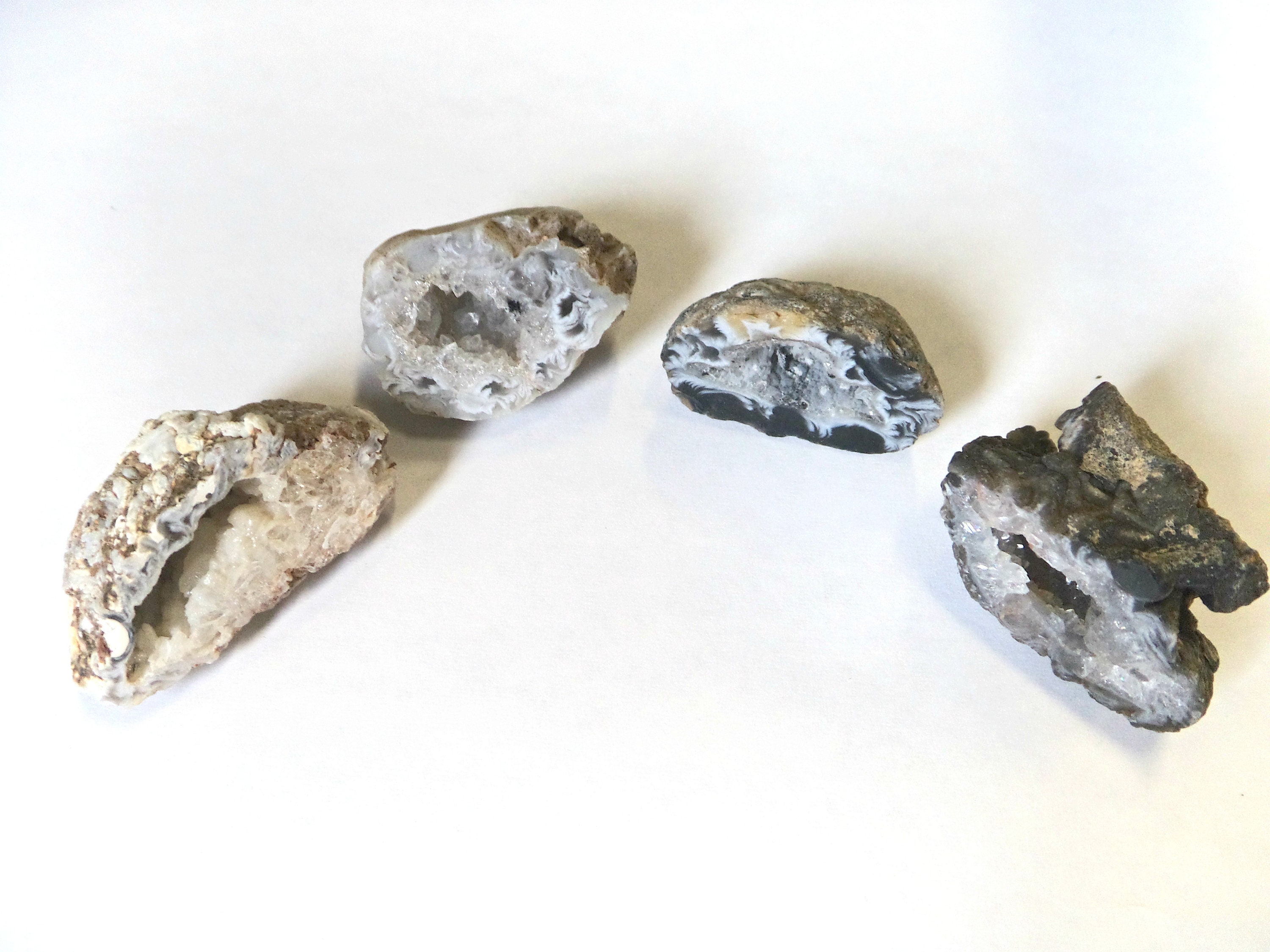 Small Sliced Geode Geode Half Mineral Crystal Specimen - Etsy Denmark