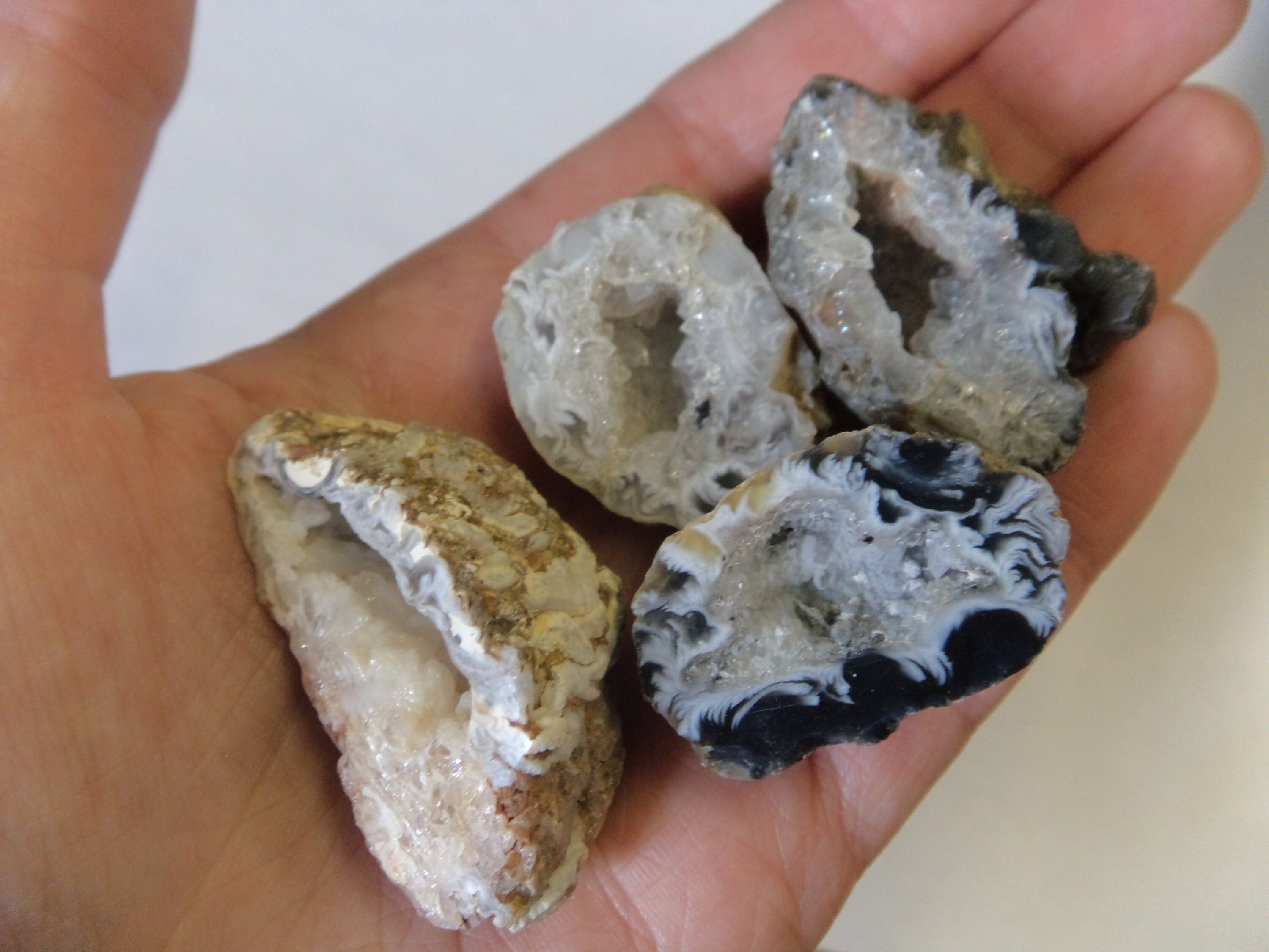 Small Sliced Geode Geode Half Mineral Crystal Specimen - Etsy Denmark