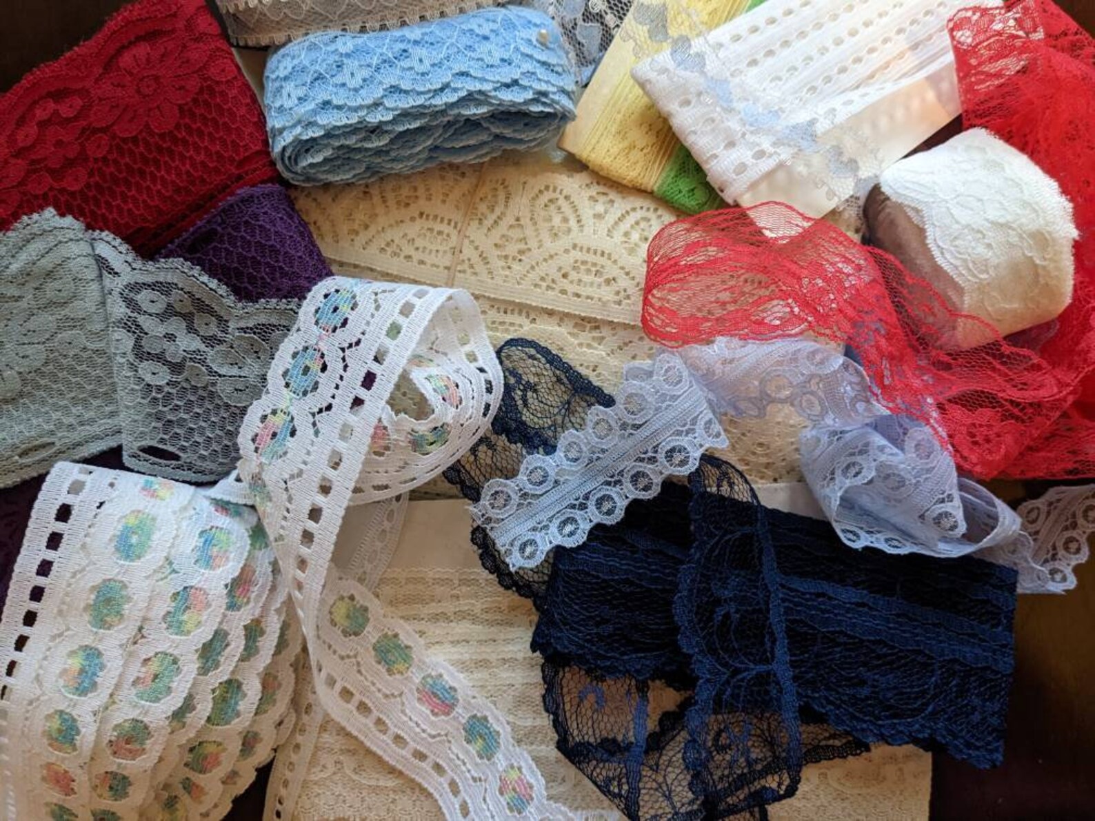 20-30 Yards of Assorted Lace Lace by the Yard Lace Scrap - Etsy