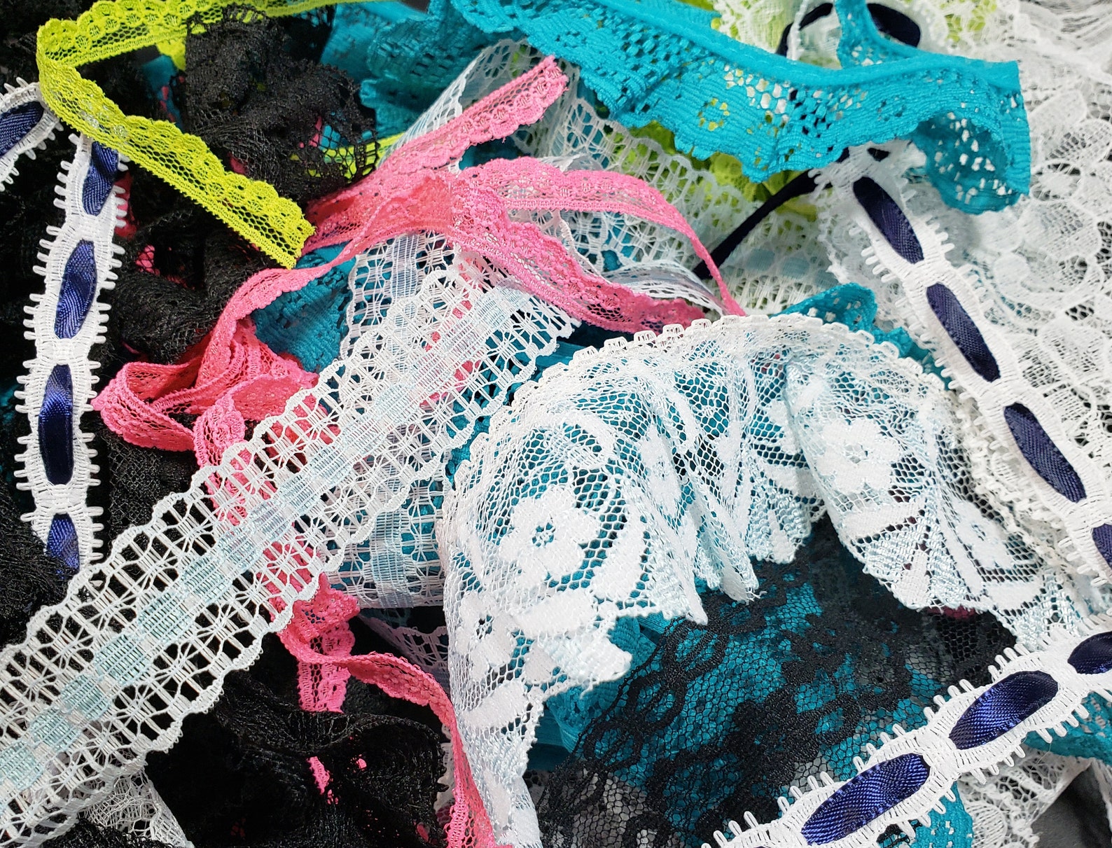 20-30 Yards of Assorted Lace, Lace by the Yard, Lace Scrap Grab Bag ...