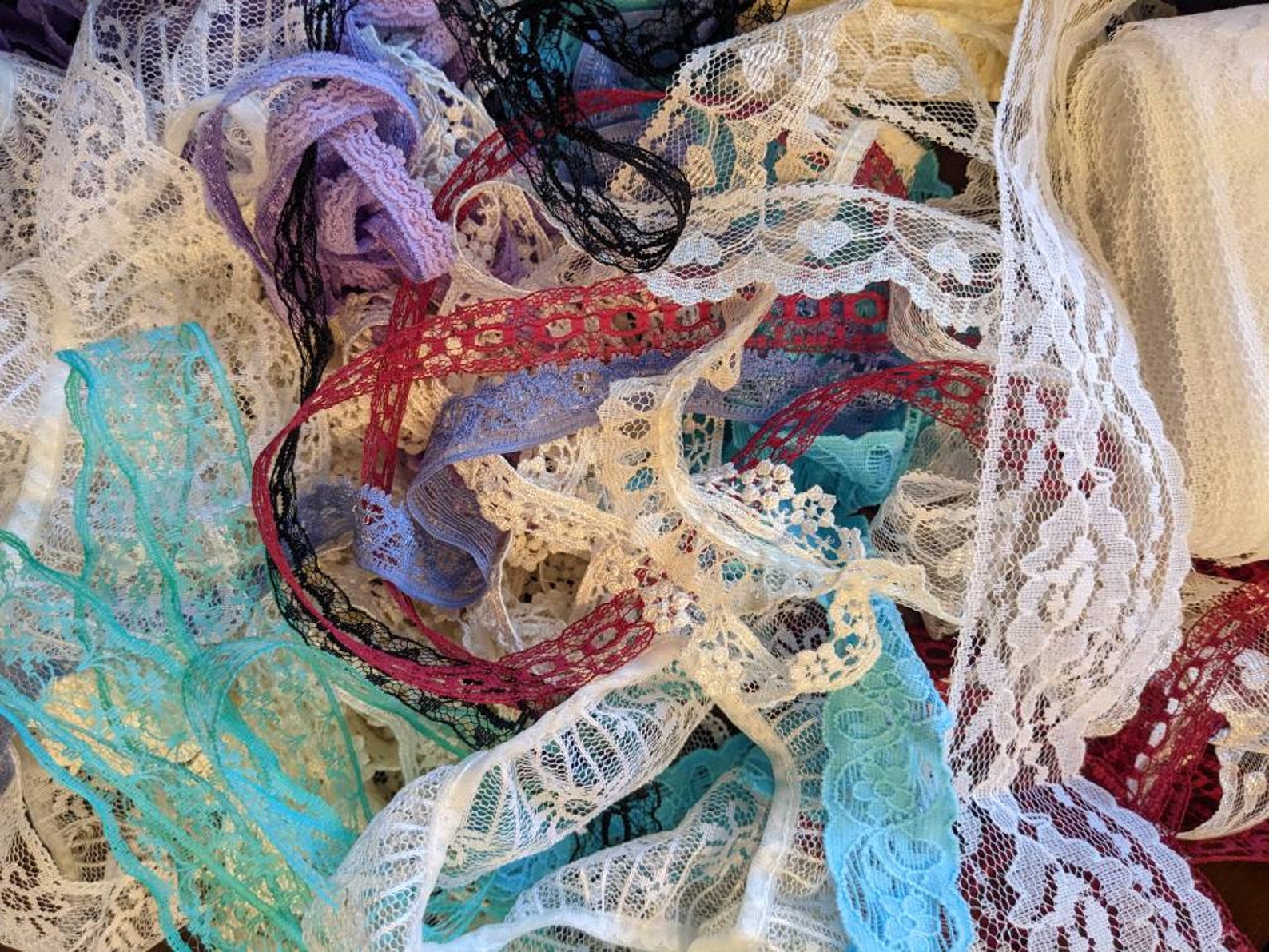 20-30 Yards of Assorted Lace Lace by the Yard Lace Scrap - Etsy