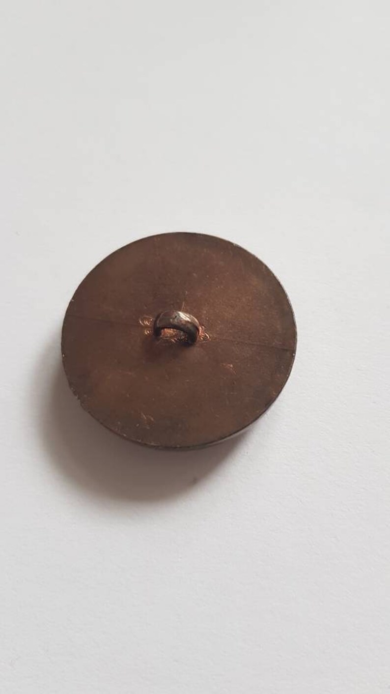 1 Large Gold/bronze Tone Button - Etsy