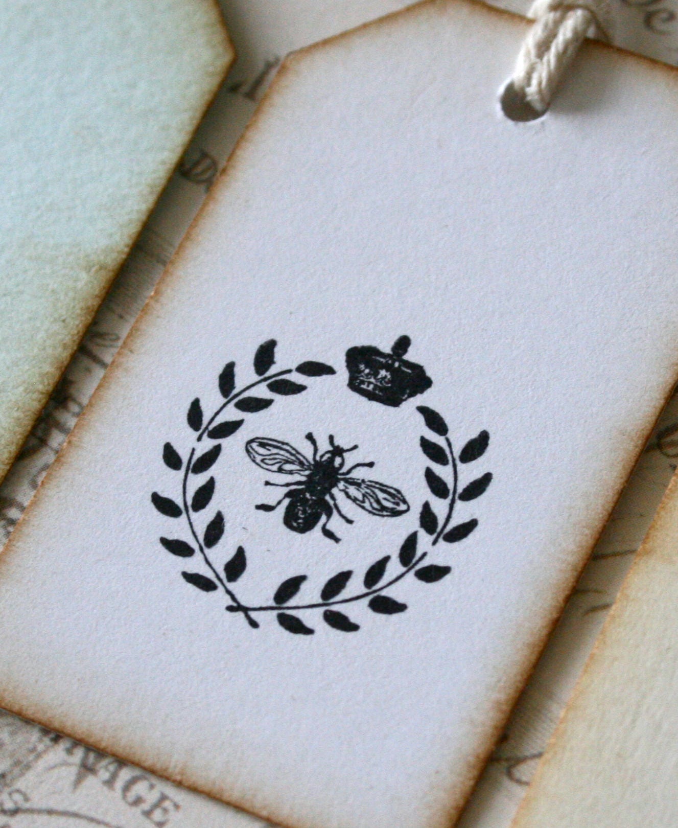 Bee gift tag Bee and Wreath Gift Tags // Set of 3 Gift Tags | Etsy