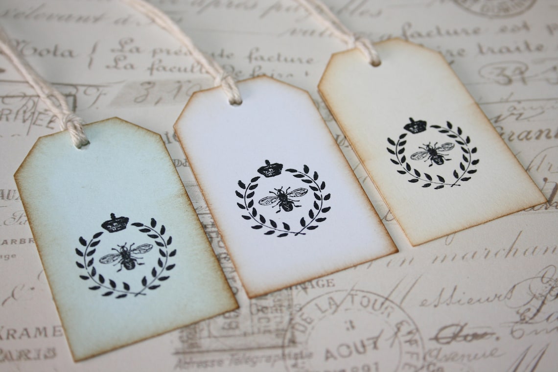 Bee Gift Tag Bee and Wreath Gift Tags // Set of 3 Gift Tags - Etsy