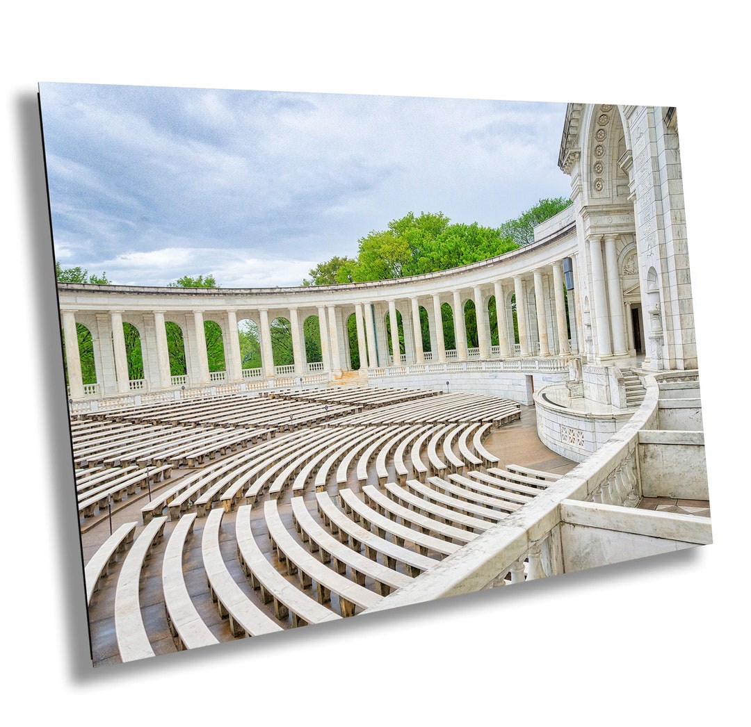 Arlington National Cemetery's Memorial Amphitheater 2 Tomb of the ...