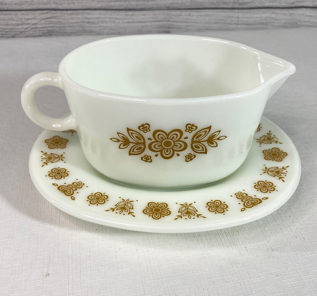 Vintage Pyrex Flowers & Butterflies Gold White Gravy Boat 77-B and ...