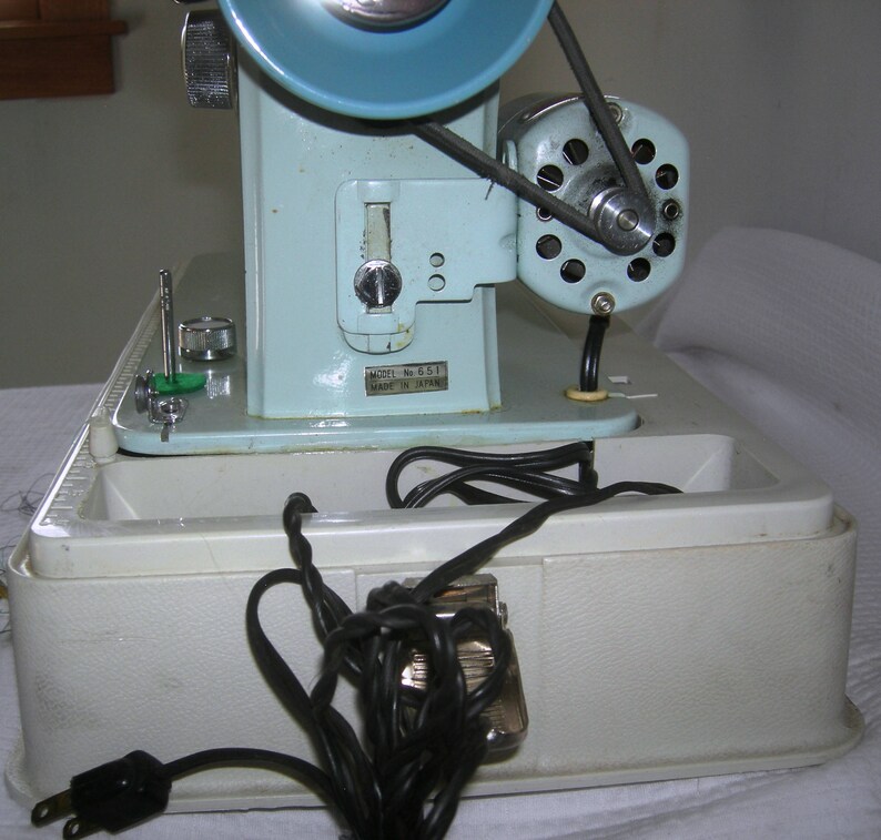 Brother 651 Vintage Japanese Sewing Machine/ Brother Z 651/ Turquoise ...