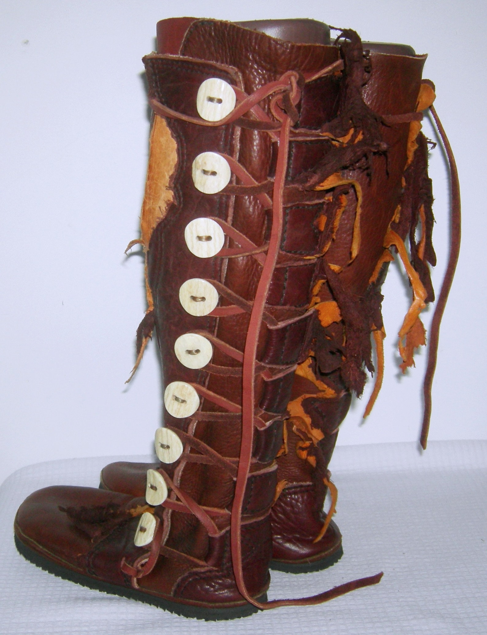 FOOTLOOSE Moccasin Boots Aspen Buffalo Skin Leather Renaissance ...