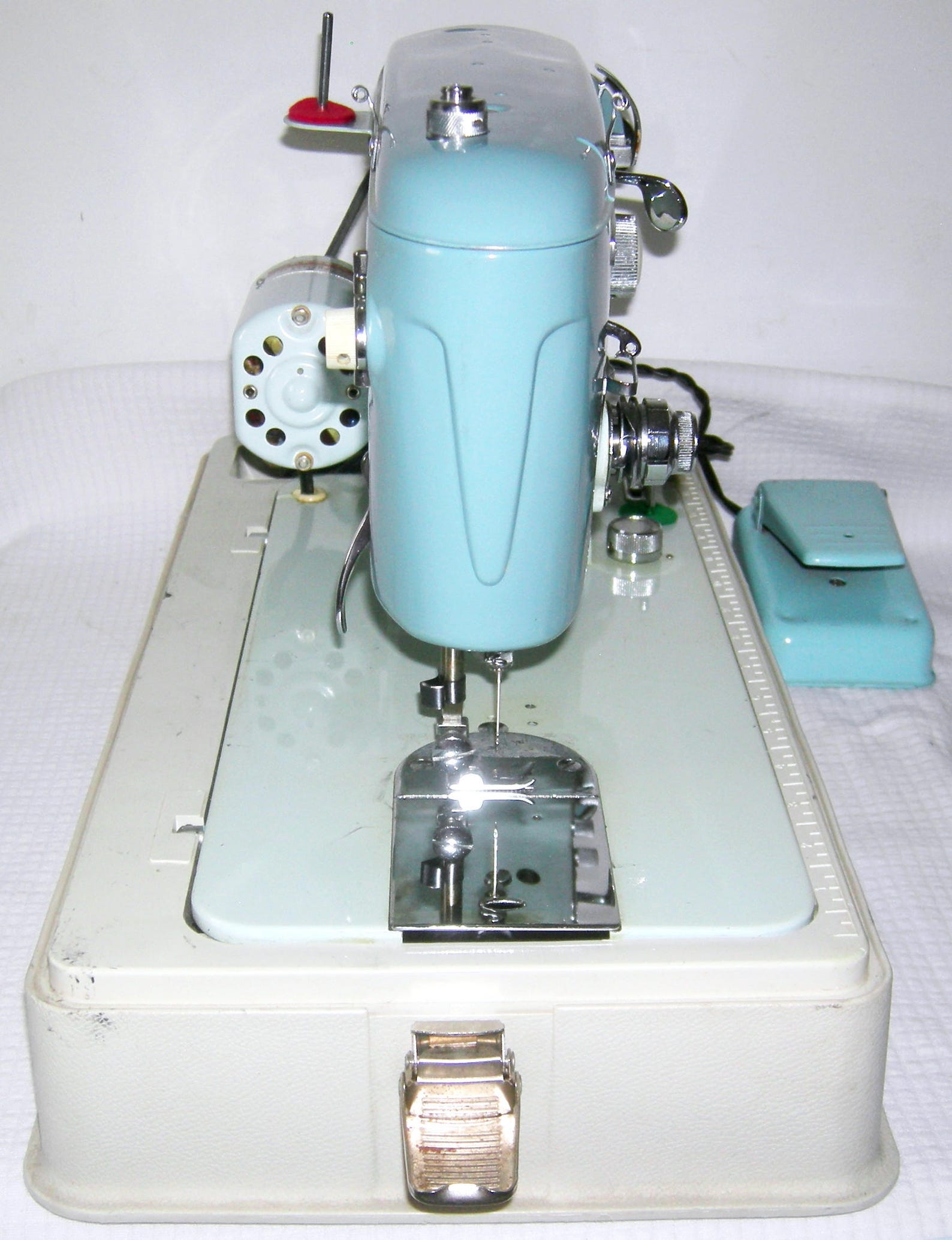 Brother 651 Vintage Japanese Sewing Machine/ Brother Z 651/ Turquoise ...
