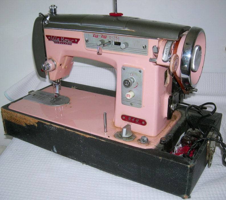 Vintage 1950s Mid Century Pink Sewing Machine/ IDLE HOUR/ Sewing ...