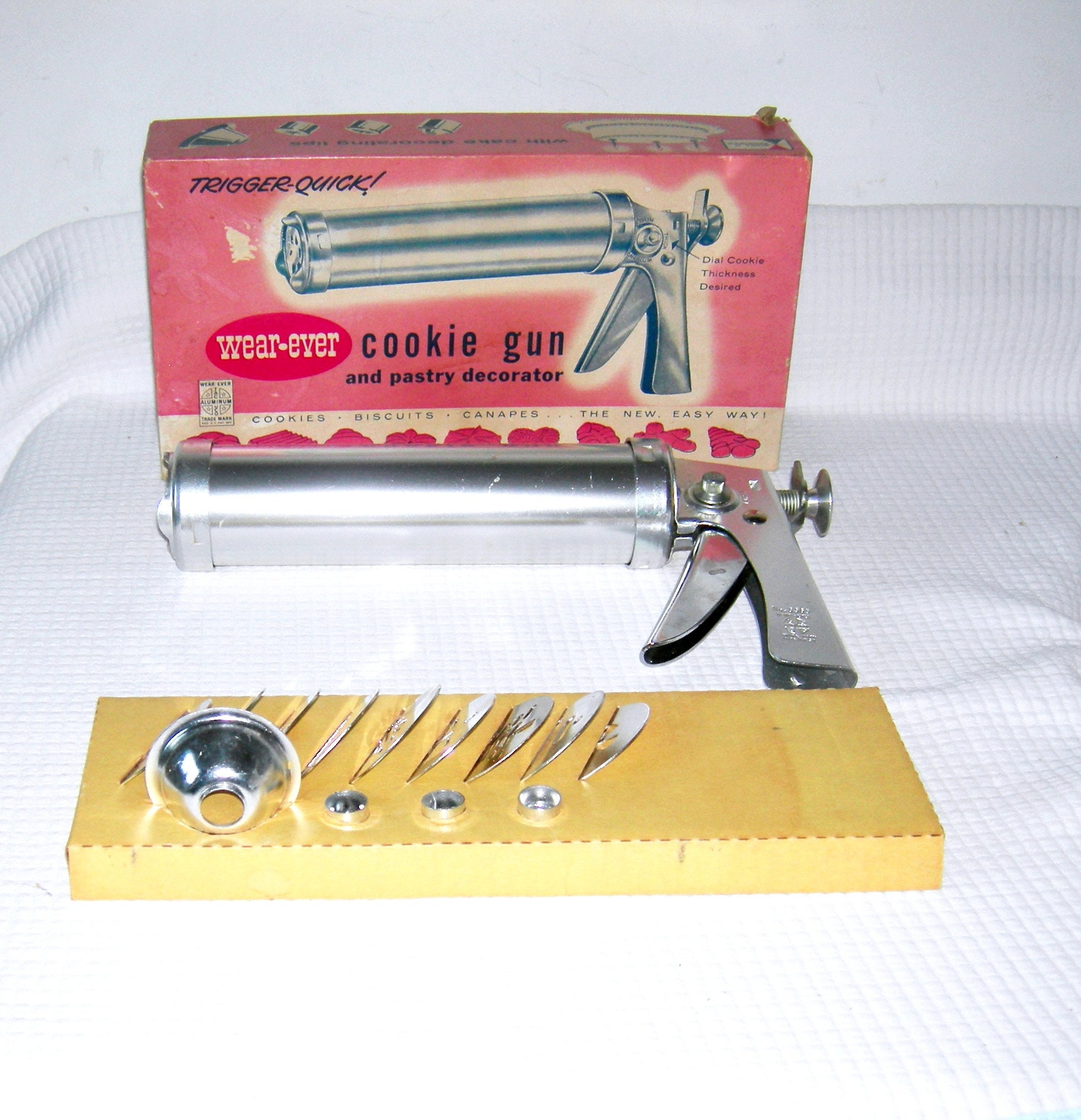 Wear Ever Cookie Gun and Pastry Decorator, Trigger Quick Model #3365 ...