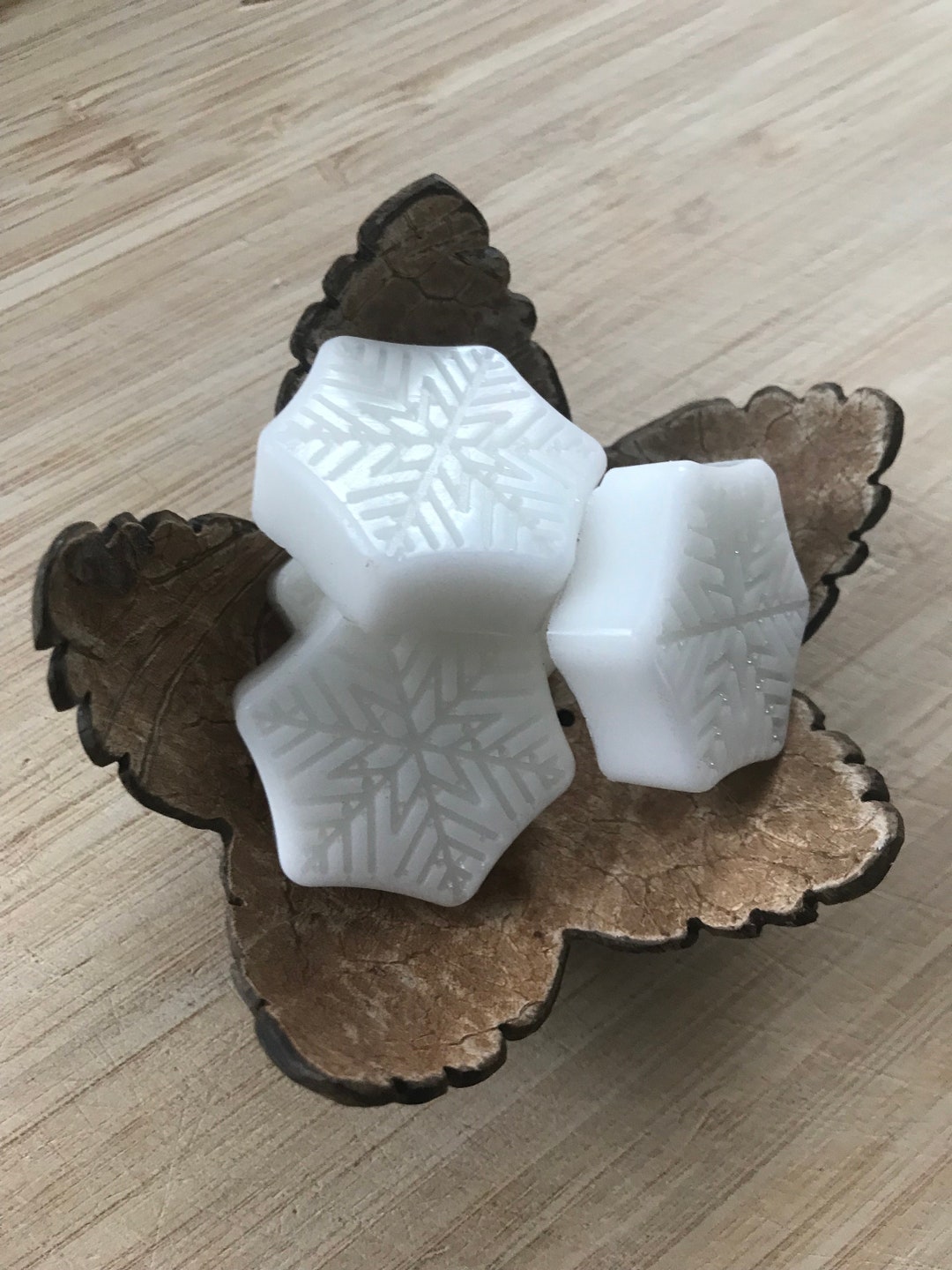 Urban Soaps Starfish Coconut Shell Soap Holder With 4 Small Snowflake ...
