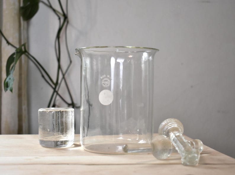 Retro Pyrex Science Beaker- Unique Flower Vase - Etsy