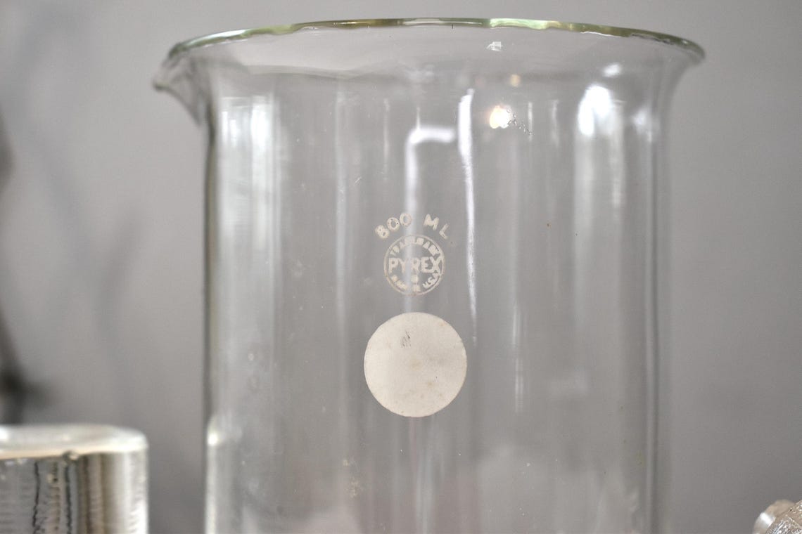 Retro Pyrex Science Beaker- Unique Flower Vase - Etsy
