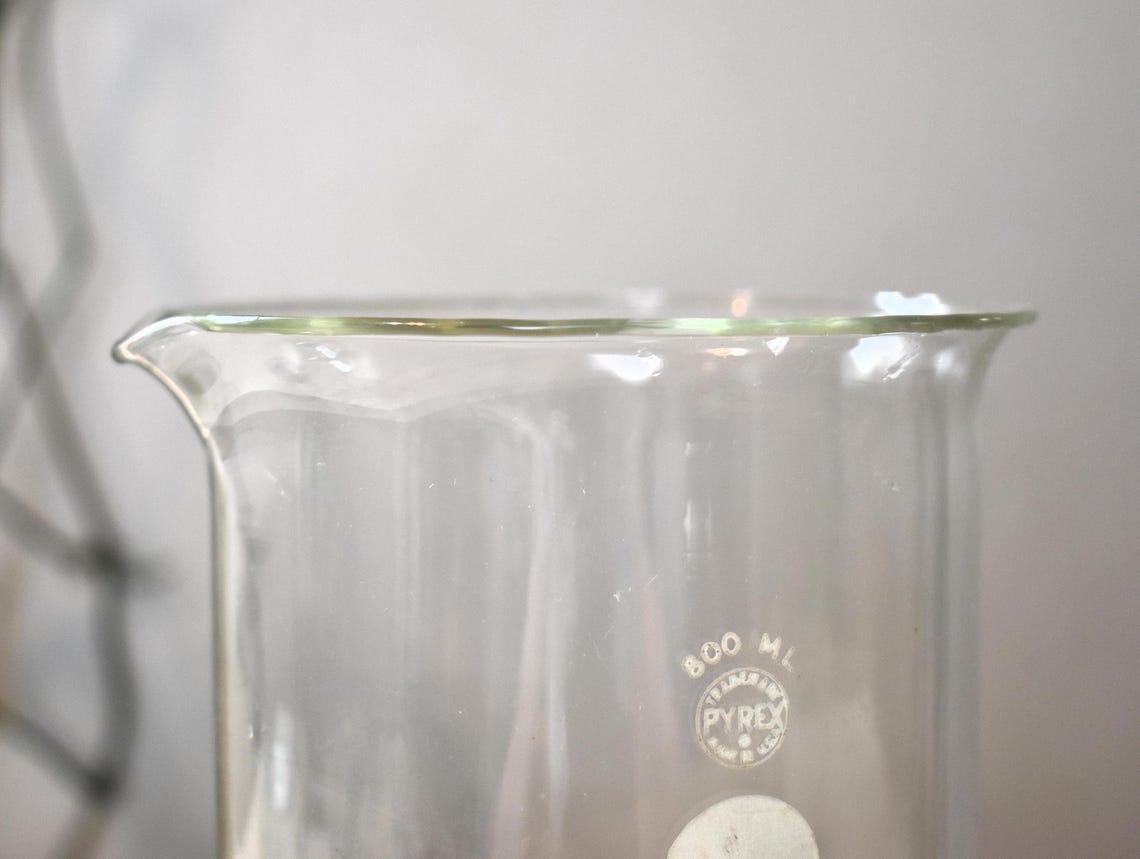Retro Pyrex Science Beaker- Unique Flower Vase - Etsy