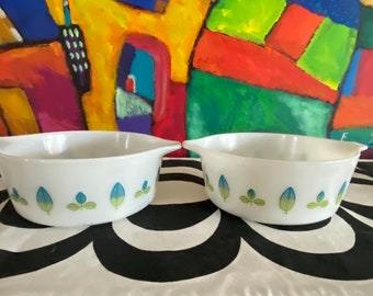 Pyrex Twin Set - Etsy