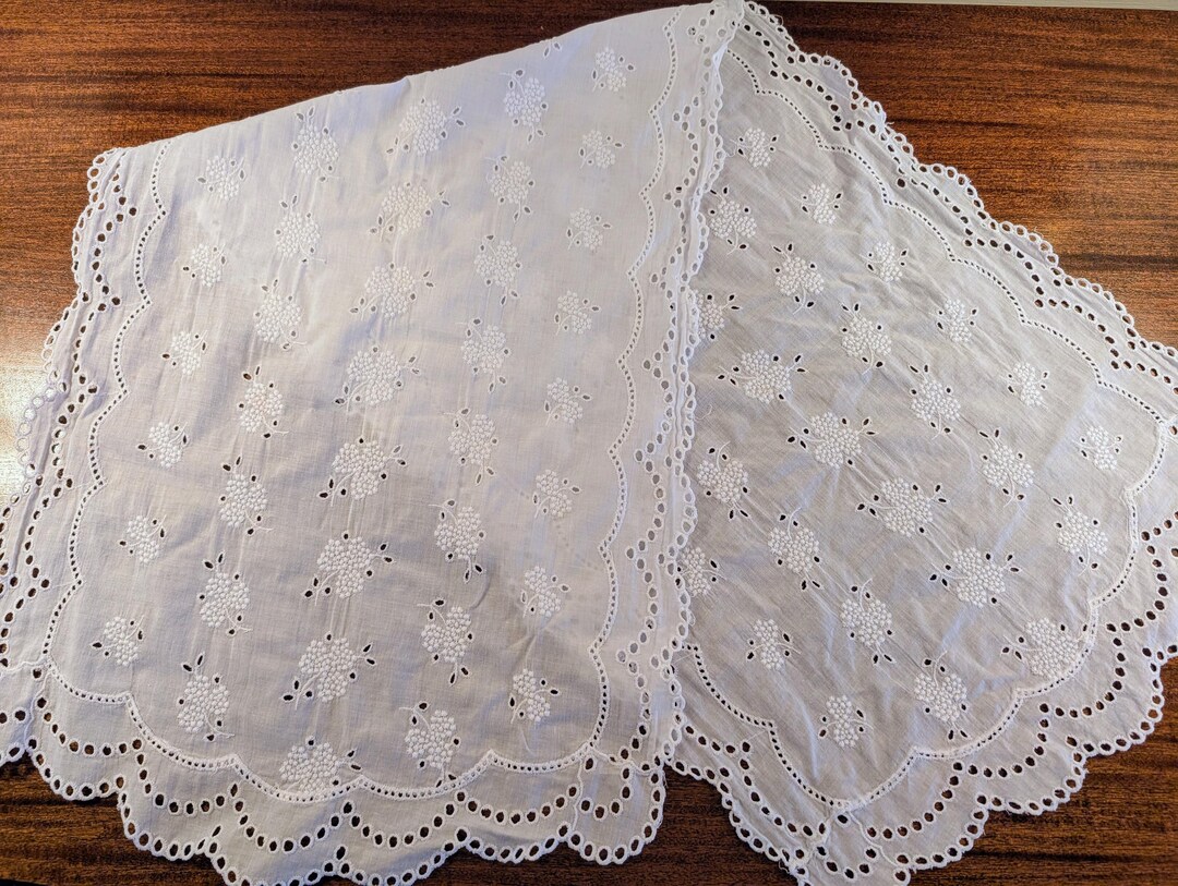 Vintage Eyelet Runner W/ Scalloped Eyelet Edging & Embroidered Eyelet ...